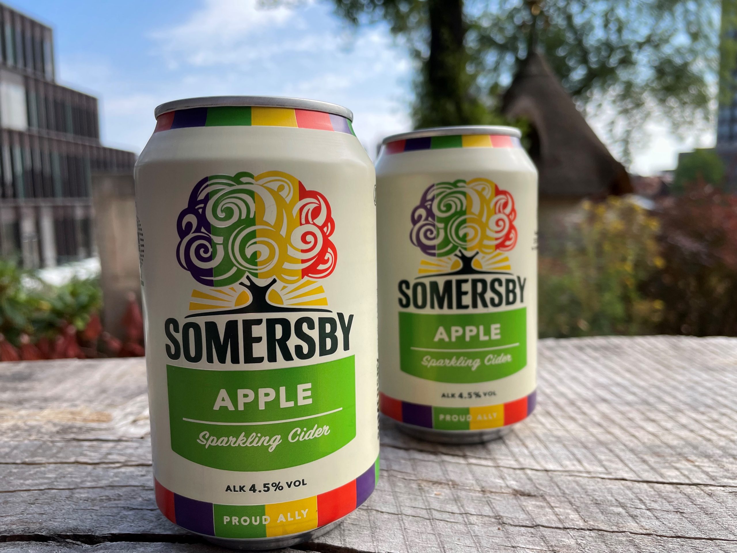 Carlsbergs Somersby fejrer Pride med farver og gaver - Dansk Markedsføring